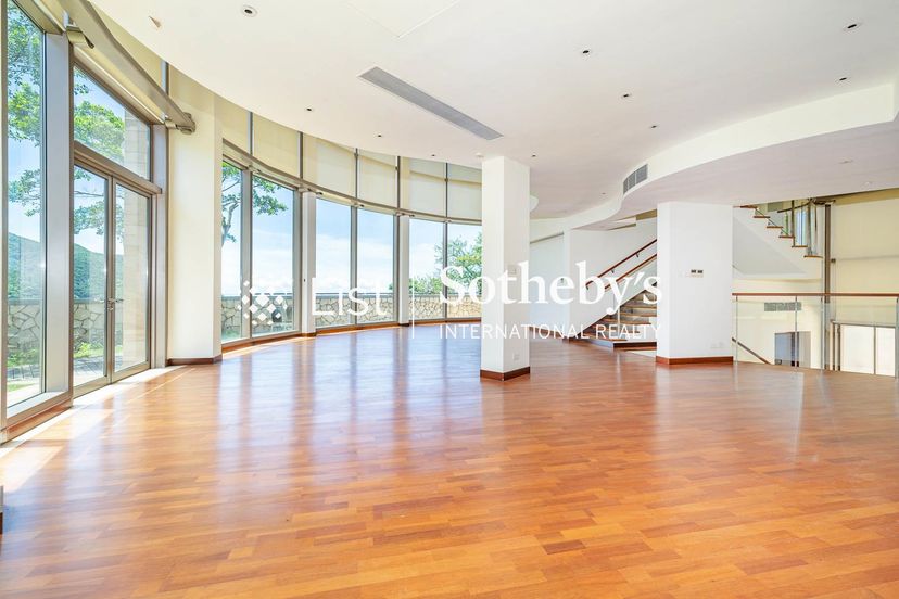 40 Peak Road, The Peak | Property ID 272132
